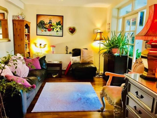 Stylish, Peaceful & Nature Rich — Professional Sanctuary in Lee Valley, London