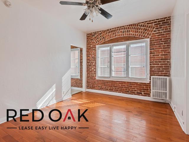 ~LOW DEPOSIT~ Stylish Studio with Exposed Red Brick Accents, Natural Light, and On Site Laundry ~ In Prime Hollywood!