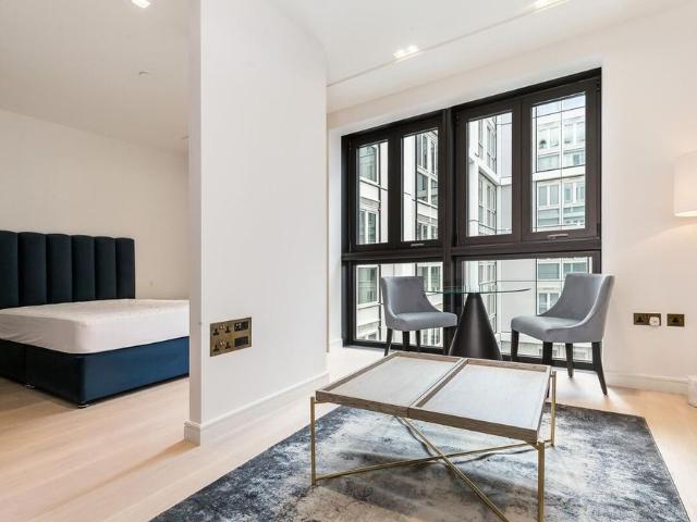 Stylish studio apartment in the heart of Lincoln Square, Covent Garden WC2A