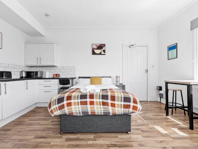 Stylish Studio in Leeds | Private Ensuite
