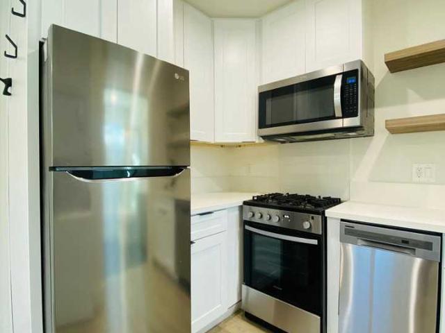 Stylish Santa Monica studio with w/d in unit, and private rear yard. Studio Apartment for Rent at 2224 Oak St, Santa Monica, CA 90405 Sunset Park