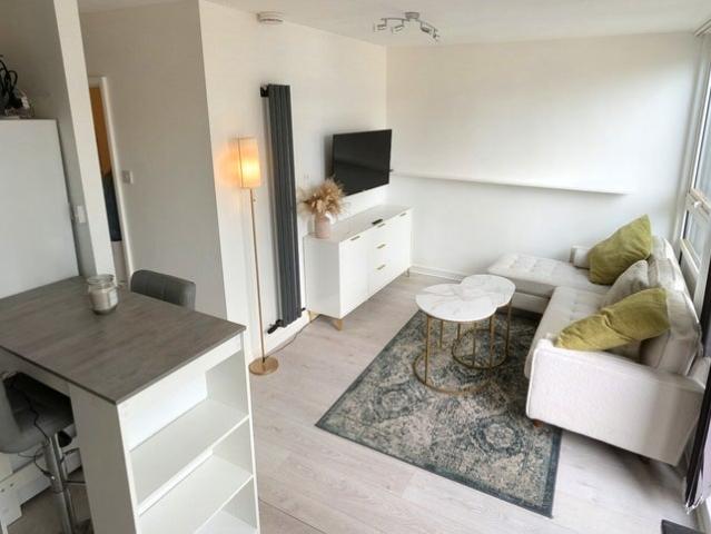 Stylish SE1 One Bed – Ideal Zone 1 Pad