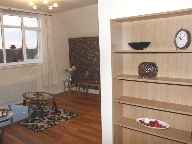STYLISH* Spacious, FULLY FURNISHED 1 Bedroom Apartment *Private Parking* Close to City Centre, HOSPITALS & UNIVERSITIES. STUDENTS