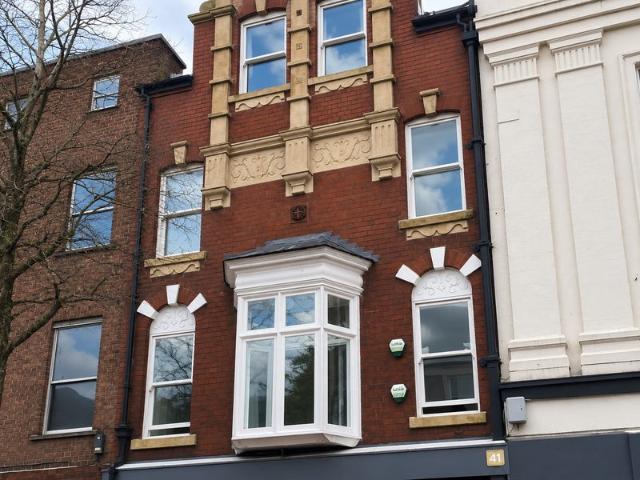 Stylish Two Bedroom Flat in Worksop Town Centre –