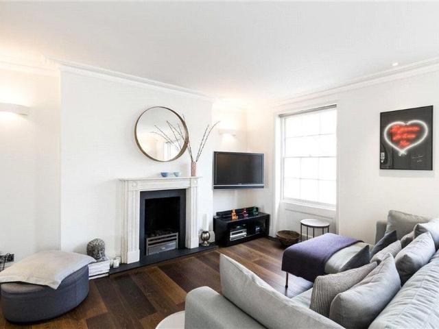 Stylish three bedroom apartment for let in the heart of Marylebone, W1H