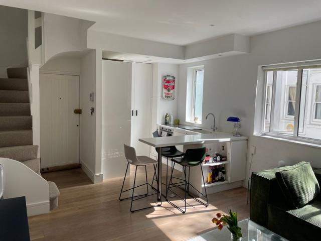 Stylish 1 bed flat in heart of Chelsea