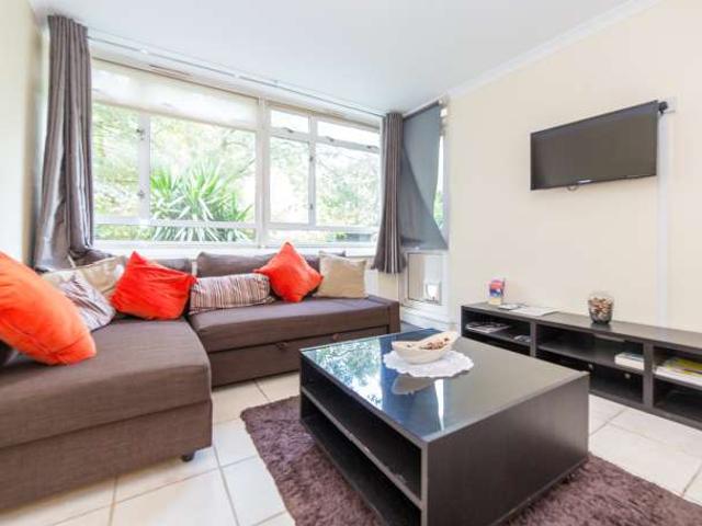 1 bedroom flat for rent in Churchill Gardens, London