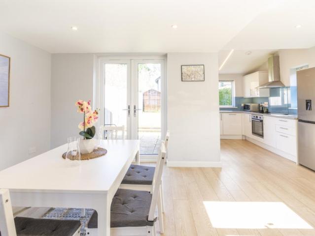 ✨ Stylish 2 Bed Home Near Oxford Mid Term Stays
