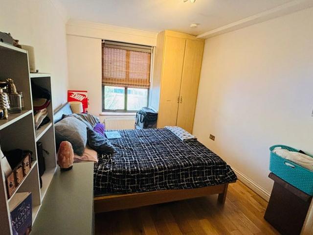 Stylish 2 Bed in Mile End