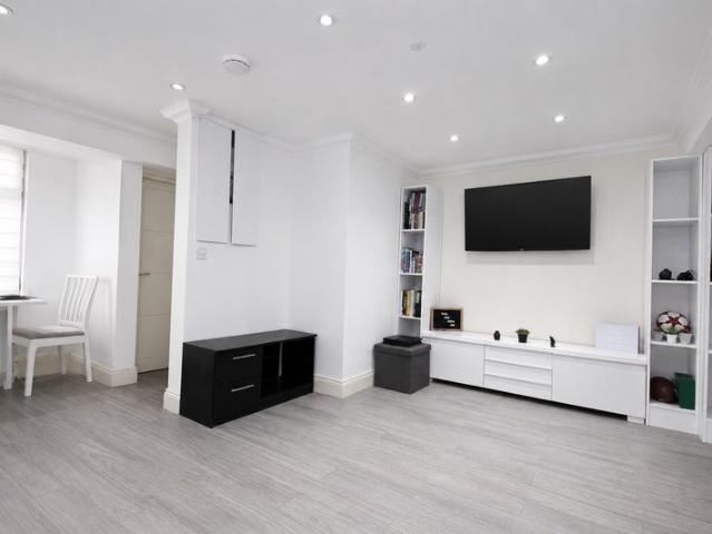 Stylish 2 Bed 2 Bath Flat Finsbury Park N4