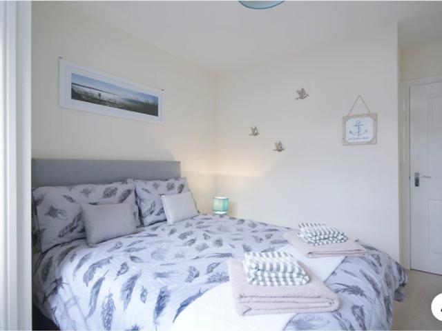 Stylish 2 beds apartments available short term