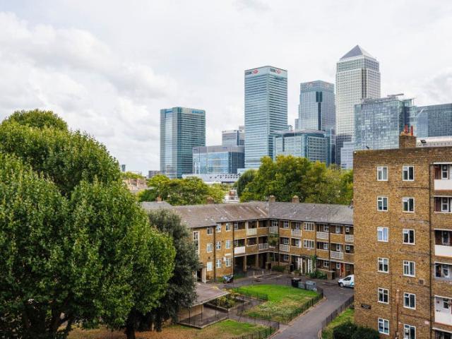 Stylish 2 Bedroom Flat near Canary Wharf/Limehouse
