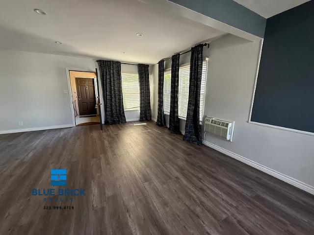 Stylish 2 Bedroom Home in Prime West LA Neighborhood