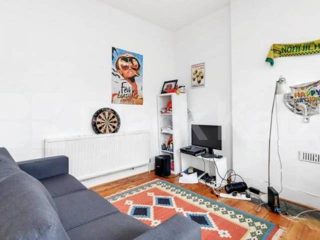 Stylish 3 Bed Apartment with Private Outdoor Space in Tufnell Park
