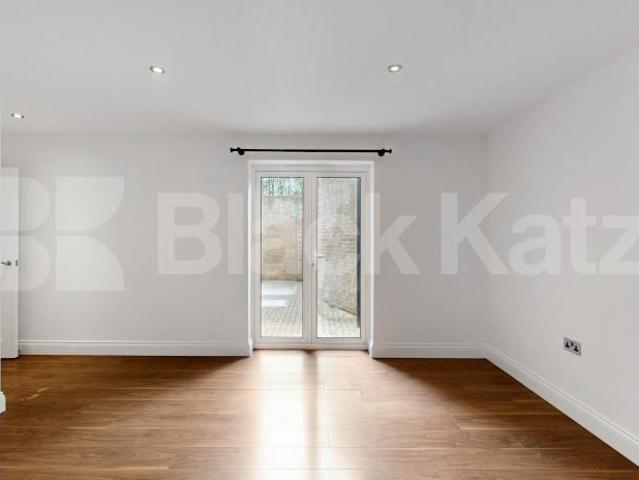Stylish 3 bedroom minutes to Palmers Green