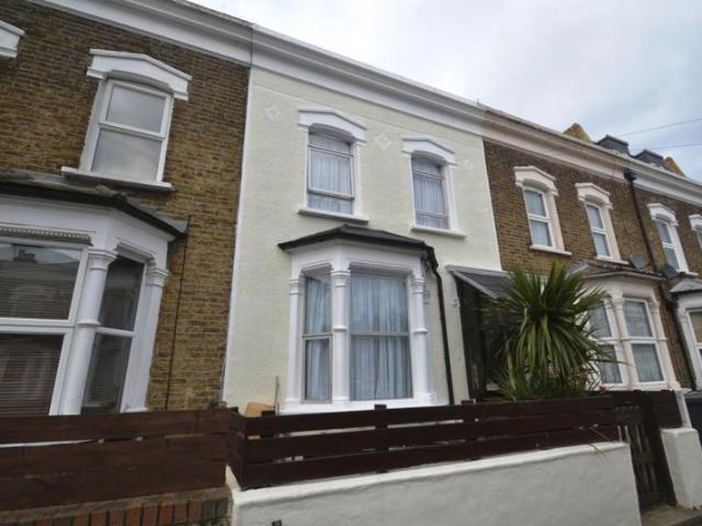 Stylish 4/5 Bed Home Near Elverson DLR