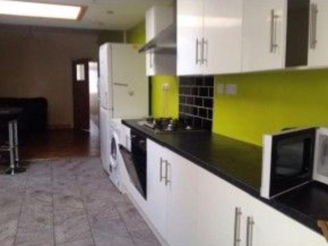 Stylish 5 double bedroom property