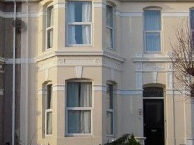 Stylish 6 bed property in prime location. Bills included. No fees