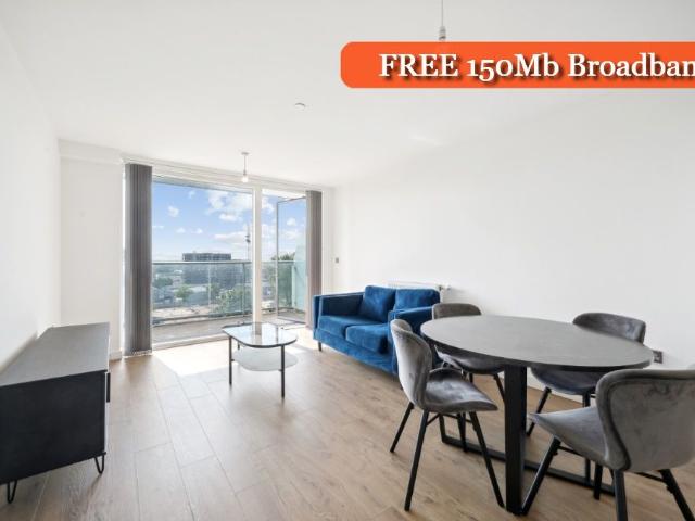 Stylus Place, Hayes UB3, 2 bed flat to rent, £1,995 pcm | PrimeLocation