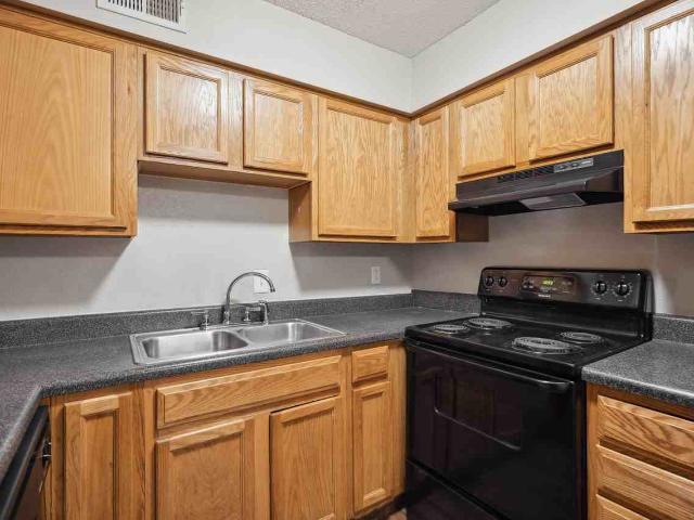 Sumter Square Apartments 3 Bedroom Apartment for Rent at 613 Charleston Rd, Raleigh, NC 27606 Southwest Raleigh
