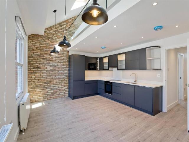 Sumatra Road, West Hampstead, NW6 3 bed apartment to rent £3,791 pcm £875 pw