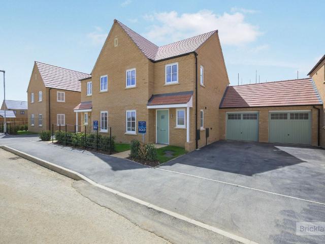 Sumener Way, Huntingdon PE28, 3 bed property to rent, £1,700 pcm | PrimeLocation