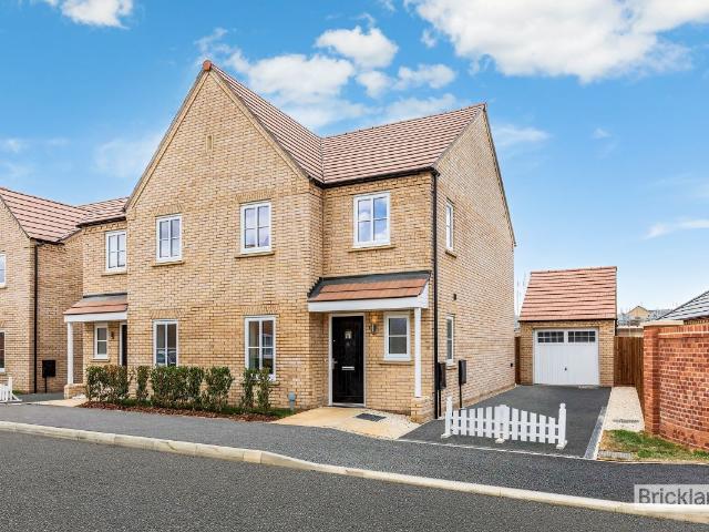 Sumener Way, Huntingdon PE28, 3 bed property to rent, £1,700 pcm | PrimeLocation
