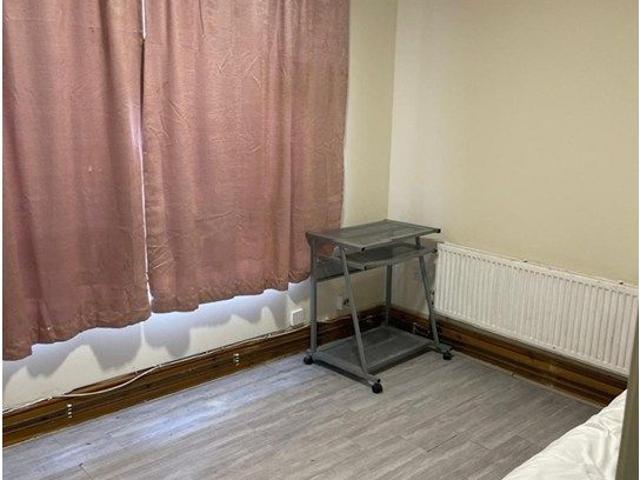 Summerwood Road, Isleworth TW7, Room to rent, £800 pcm | PrimeLocation