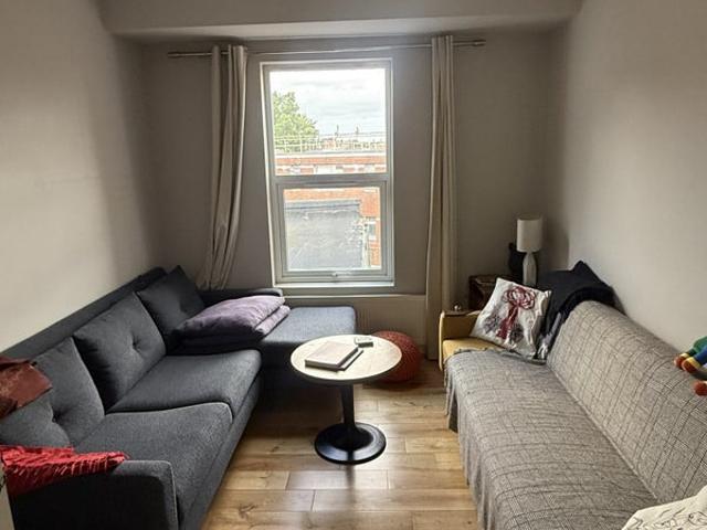 Summer 2 bed flat sublet for July and August
