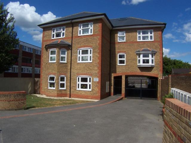 Summer Court, Maidstone ME14, 2 bed flat to rent, £1,150 pcm | PrimeLocation