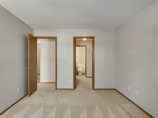 Summer Creek Apartments 1 Bedroom Apartment for Rent at 3900 Plymouth Blvd, Plymouth, MN 55446 Plymouth Wayzata