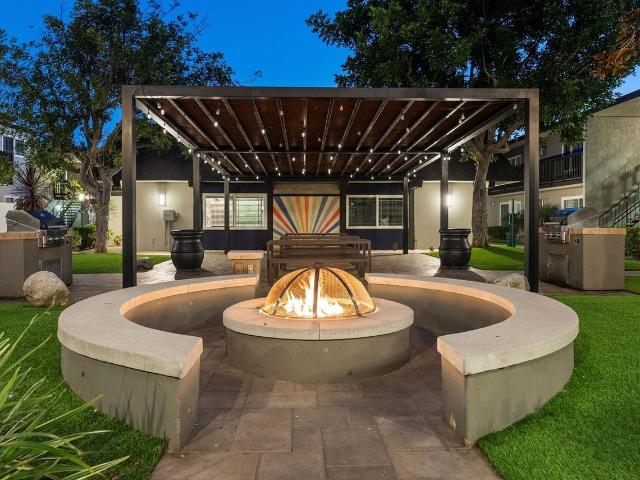 Summer Crest Apartments 2 Bedroom Apartment for Rent at 2828 W Ball Rd, Anaheim, CA 92804