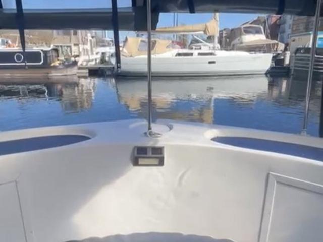 Summer Boat in London 2 Month Let July–Sept