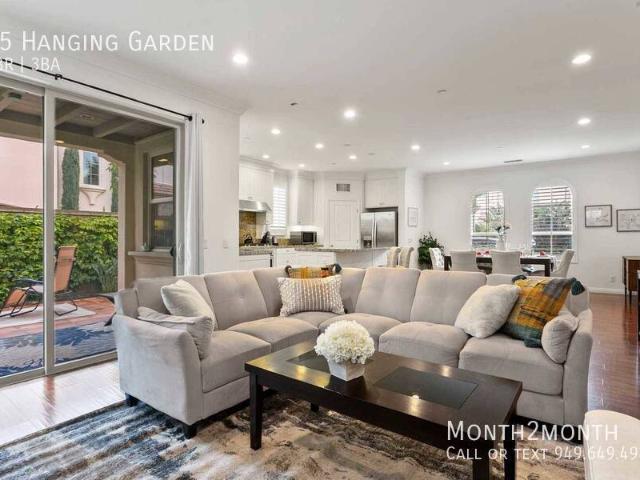 Summer Breeze on Hanging Garden
