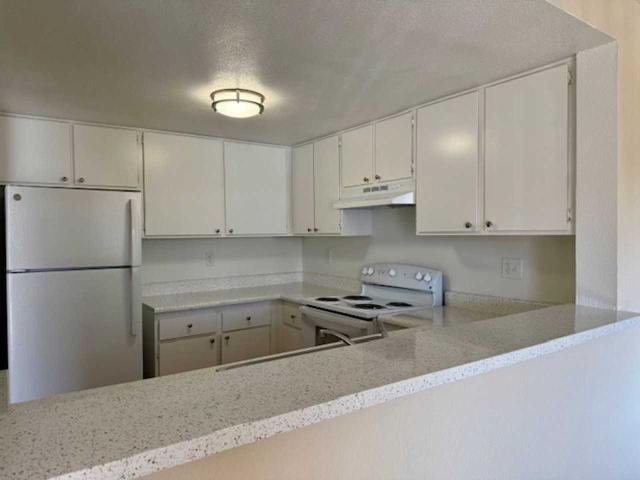 Summer Brook Apartments 1 Bedroom Apartment for Rent at 1587 Oro Vista Rd, San Diego, CA 92154 Nestor