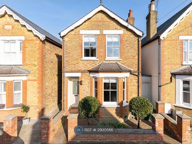 Summer Gardens, East Molesey KT8, 3 bed detached house to rent, £3,050 pcm | PrimeLocation