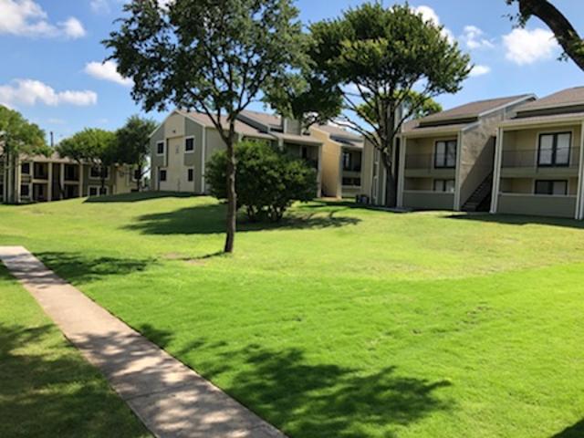 Summer Hill Apartments 2 Bedroom Apartment for Rent at 10010 Whitehurst Dr, Dallas, TX 75243