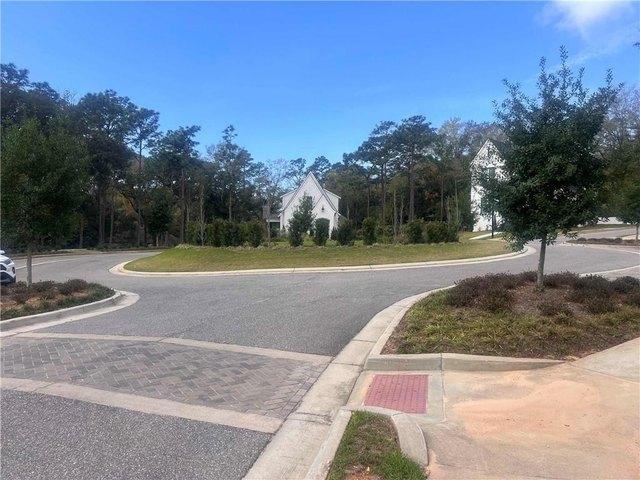 Summer Ln, Fairhope, AL 36532