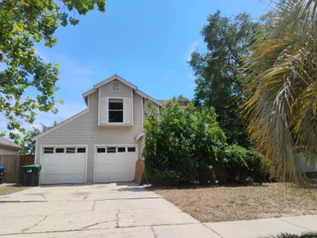 Summer Lakes Dr