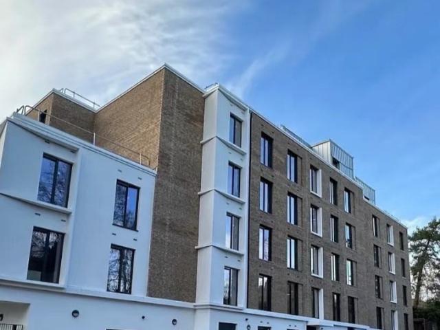 Summer sublet near kings building