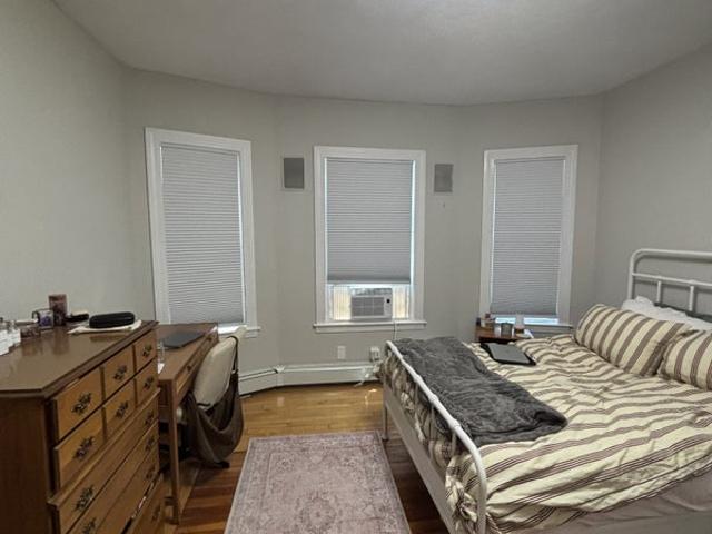 Summer Sublet Available Near Davis Square!
