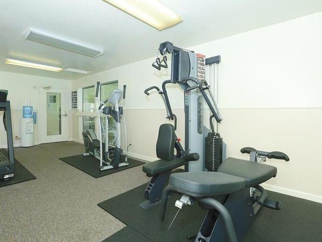 Summer Place 1 Bedroom Apartment for Rent at 445 W Nees Ave, Fresno, CA 93711