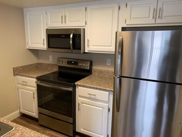 Summer Place 1 Bedroom Apartment for Rent at 445 W Nees Ave, Fresno, CA 93711