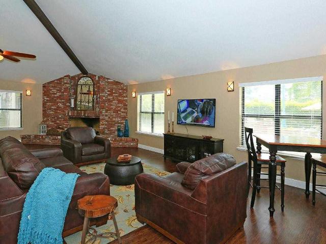 Summer Place 1 Bedroom Apartment for Rent at 445 W Nees Ave, Fresno, CA 93711