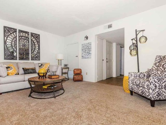 Summer Place 1 Bedroom Apartment for Rent at 445 W Nees Ave, Fresno, CA 93711