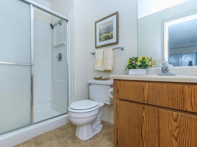 Summer Place 1 Bedroom Apartment for Rent at 445 W Nees Ave, Fresno, CA 93711