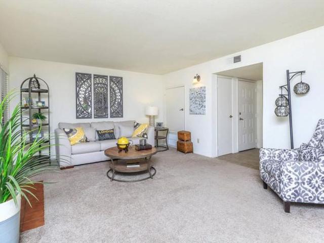 Summer Place 2 Bedroom Apartment for Rent at 445 W Nees Ave, Fresno, CA 93711