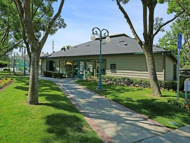 Summer Place 2 Bedroom Apartment for Rent at 445 W Nees Ave, Fresno, CA 93711