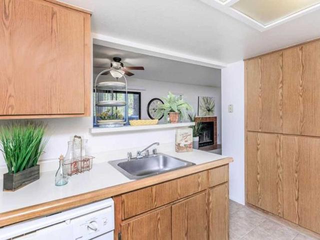 Summer Place 2 Bedroom Apartment for Rent at 445 W Nees Ave, Fresno, CA 93711