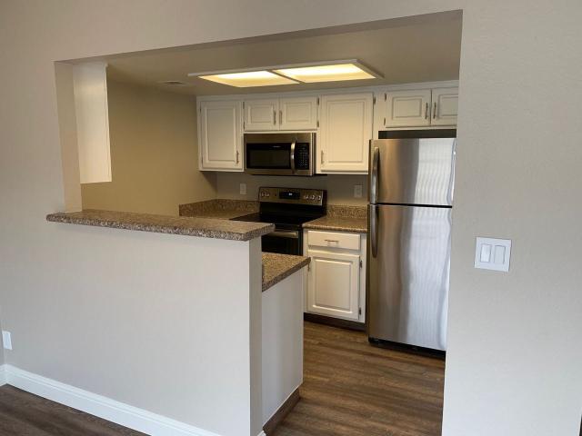 Summer Place 2 Bedroom Apartment for Rent at 445 W Nees Ave, Fresno, CA 93711